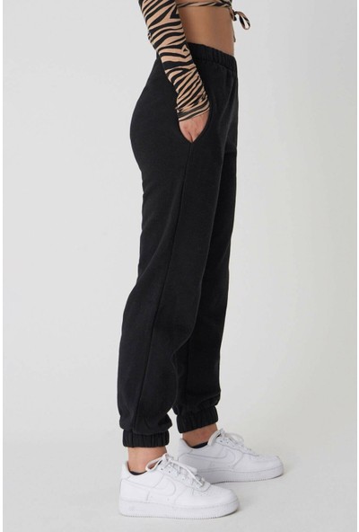 Kadın Siyah Paçası Lastikli Kalın Eşofman