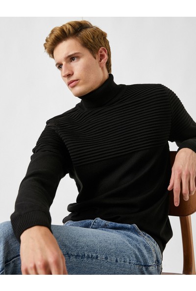 Koton Boğazlı Çizgili Kazak