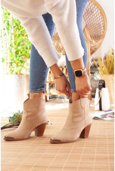 Bulut Ayakkabı Ten Kadın Sivri Burun Topuklu Western Kovboy Günlük Bot - Ten - 39 Bulut Ayakkabı Ten Kadın Sivri Burun Topuklu Western Kovboy Günlük Bot - Ten - 39