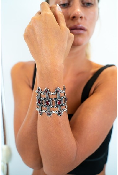 Kutcha Accessories Kadın Gümüş Kaplama Otantik Taşlı Bileklik