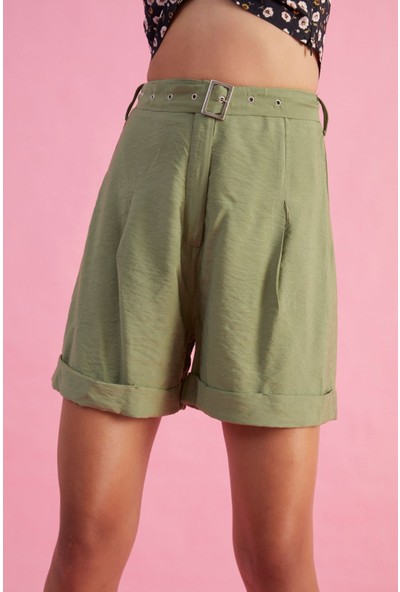 Giens Kadın Haki Yüksek Bel Kemerli Pileli Şort Giens Kadın Haki Yüksek Bel Kemerli Pileli Şort