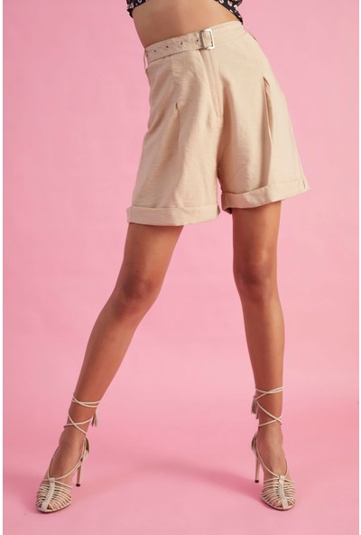 Giens Kadın Taş Yüksek Bel Kemerli Pileli Şort Giens Kadın Taş Yüksek Bel Kemerli Pileli Şort