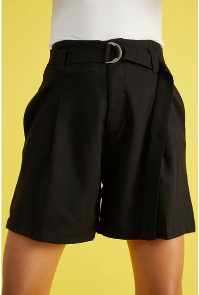 Giens Kadın Siyah Yüksek Bel Pileli Cepli Şort Giens Kadın Siyah Yüksek Bel Pileli Cepli Şort