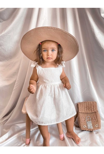 BBS Beyaz Askılı Brode Elbise