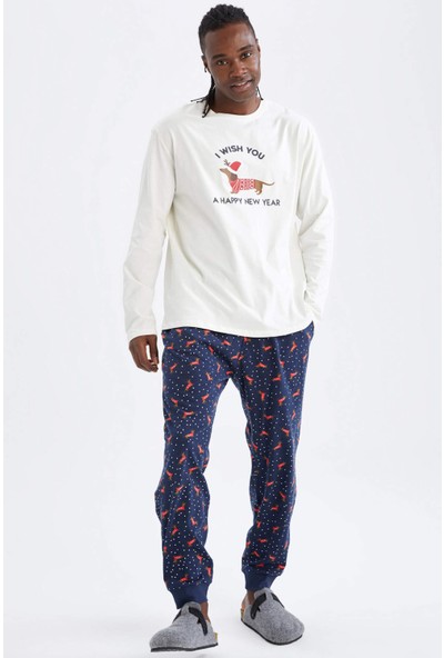 DeFacto Yılbaşı Temalı Regular Fit Pamuklu Pijama Takımı W1702AZ21WN DeFacto Yılbaşı Temalı Regular Fit Pamuklu Pijama Takımı W1702AZ21WN