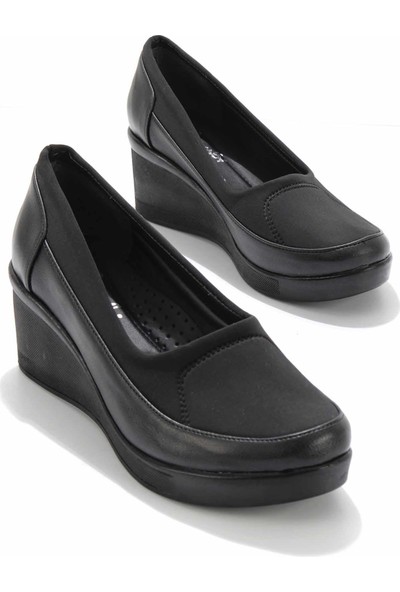Bambi Siyah Kadın Dolgu Topuklu Ayakkabı K019940004