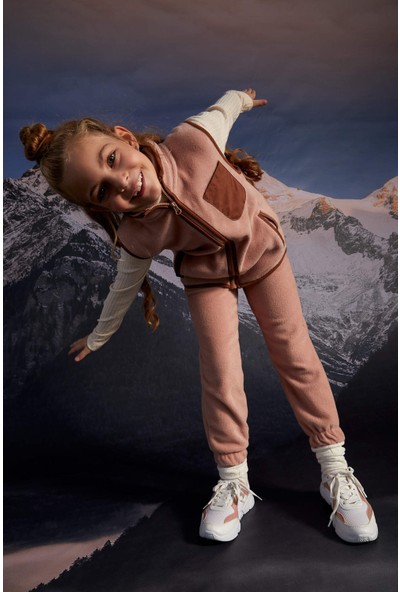 DeFacto Kız Çocuk Dik Yaka Fermuarlı Kolsuz Polar Isı Yalıtımlı Warmtech Hırka V1405A621WN