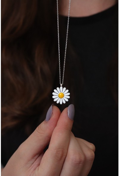 Parmas Design Kadın Papatya Tasarım Mineli 925 Ayar Gümüş Kolye Parmas Design Kadın Papatya Tasarım Mineli 925 Ayar Gümüş Kolye