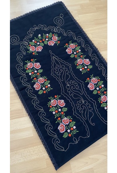 Ayhanhome Siyah*kırmızı Çeyizlik Kaneviçe Etamin Işleme Nakışlı %100 Pamuk Keten Seccade