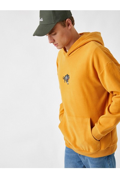 Koton Kaplan İşlemeli Kadife Kapşonlu Sweatshirt