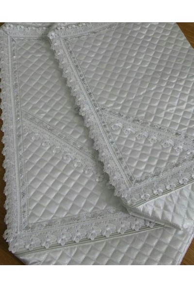 Kardelen Home Kapitone Saten Güpürlü Biyeli Çeyizlik Yorgan Hurç 90X45X45