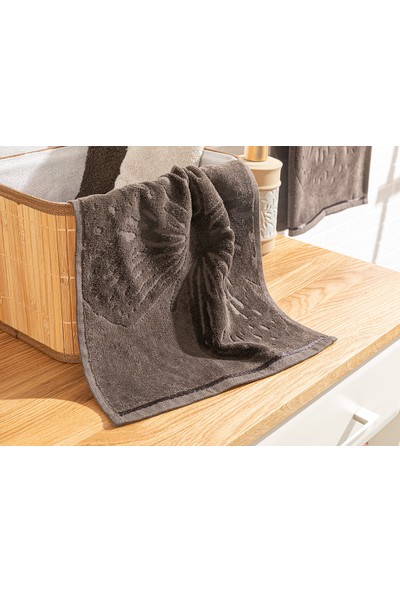 English Home Papillion Jakarlı Kadife El Havlusu 30 x 45 cm Kahve