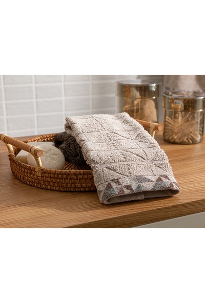 English Home Trigon Jakarlı El Havlusu 30 x 45 cm Bej English Home Trigon Jakarlı El Havlusu 30 x 45 cm Bej