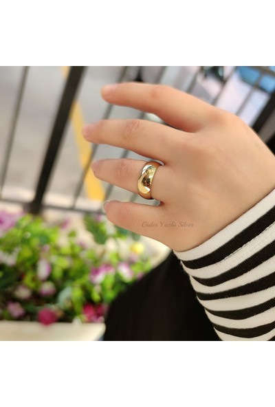Güler Yüzlü Silver 7 mm Altın Bombeli Düz Gümüş Alyans Güler Yüzlü Silver 7 mm Altın Bombeli Düz Gümüş Alyans