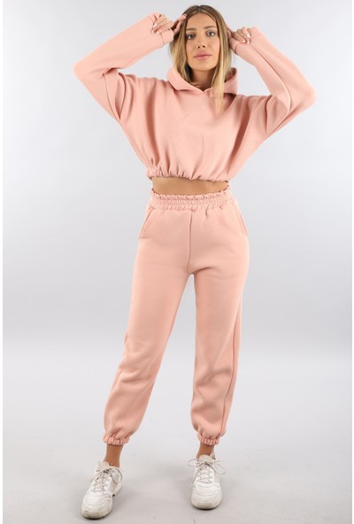 Arlin Kadın Crop Bel Büzgülü Kapşonlu Cepli Alt Paça Lastik Tam Kalıp Pudra Takım Arlin Kadın Crop Bel Büzgülü Kapşonlu Cepli Alt Paça Lastik Tam Kalıp Pudra Takım