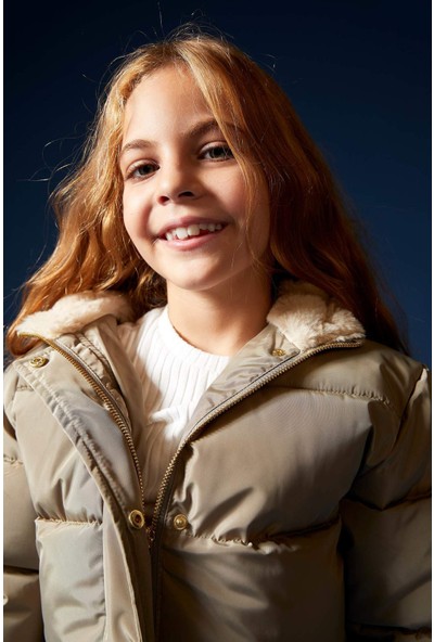 DeFacto Defacto Fit Kız Çocuk Kapüşonlu Suni Kürklü Parka U4315A621WN