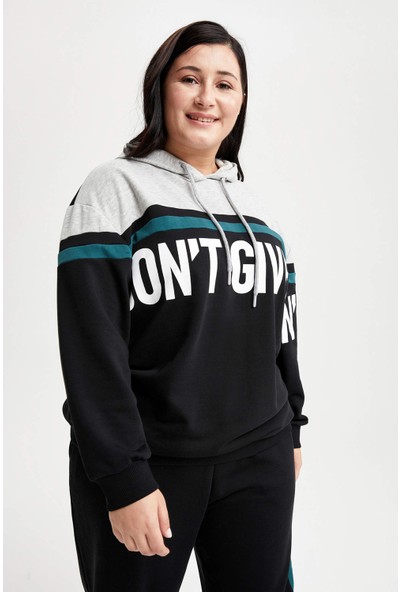 DeFacto Renk Bloklu Kapüşonlu Yazı Baskılı İçi Yumuşak Tüylü Büyük Beden Sweatshirt V9904AZ21AU DeFacto Renk Bloklu Kapüşonlu Yazı Baskılı İçi Yumuşak Tüylü Büyük Beden Sweatshirt V9904AZ21AU
