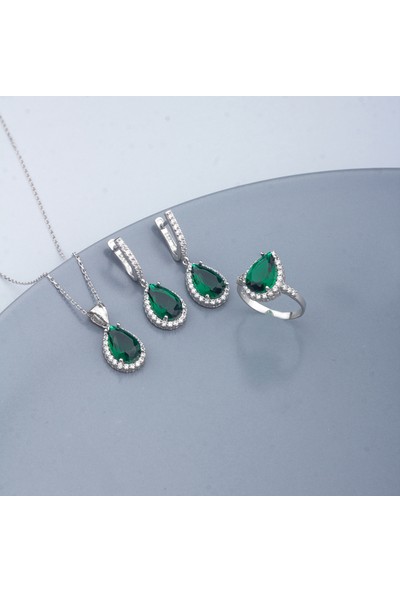 Ravza Gümüş 925 Ayar Gümüş Zümrüt Taşlı Damla Takı Seti Ravza Gümüş 925 Ayar Gümüş Zümrüt Taşlı Damla Takı Seti