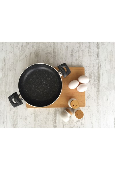 Evinda Modern ve Şık Tasarımlar 22 cm Granit Gri Renk Omlet Sahan 3 mm Kalınlığında Evinda Modern ve Şık Tasarımlar 22 cm Granit Gri Renk Omlet Sahan 3 mm Kalınlığında