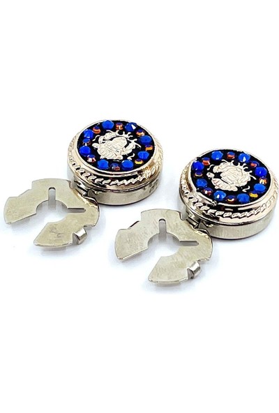 Kravatkolik Gümüş Renk Mavi Taşlı Motifli Geçmeli Kol Düğmesi GC61 Kravatkolik Gümüş Renk Mavi Taşlı Motifli Geçmeli Kol Düğmesi GC61