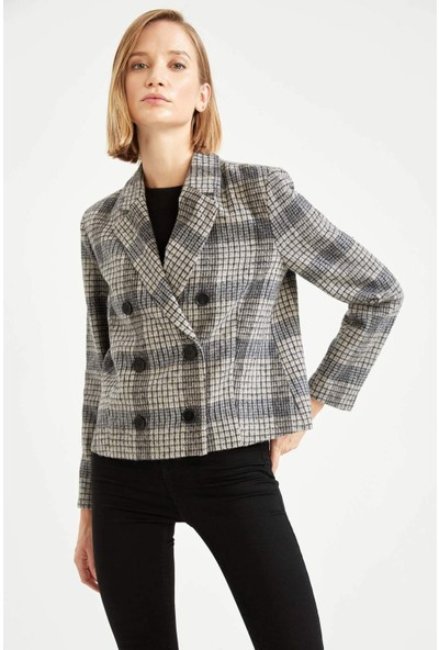 DeFacto Ekoseli Düğme Detaylı Crop Blazer Ceket V8097AZ21WN DeFacto Ekoseli Düğme Detaylı Crop Blazer Ceket V8097AZ21WN