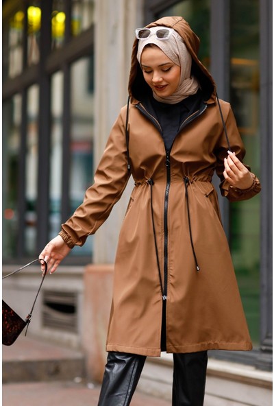 Bestenur Bel Büzgü Kapüşonlu Çift Cepli Tesettür Trenç 108 - Taba