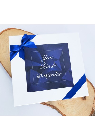 Miyaevent Yeni Işinde Başarılar Çikolata Kutusu Lacivert 32'li Miyaevent Yeni Işinde Başarılar Çikolata Kutusu Lacivert 32'li