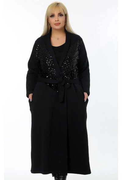 Pul Detaylı Cepli Kemerli Tam Boy Uzun Tarz Hırka