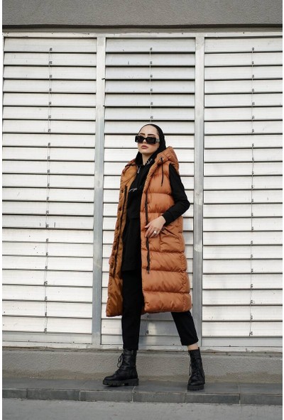 Kapüşonlu Uzun Şişme Yelek NST1616 Taba Kapüşonlu Uzun Şişme Yelek NST1616 Taba