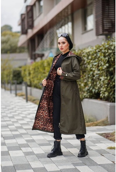 Burcu Tesettür Leopar Detaylı Kapşonlu Trenç MDR10620 Haki Burcu Tesettür Leopar Detaylı Kapşonlu Trenç MDR10620 Haki