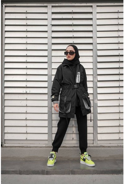 Burcu Tesettür Cep Detaylı Spor Yağmurluk CAV8008 Siyah