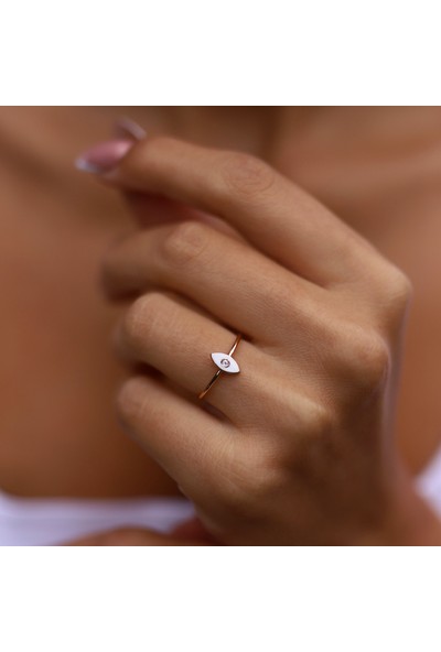 Çağdaş Kuyumculuk Beyaz Mineli Tek Taşlı Yüzük