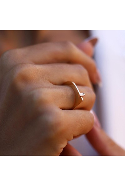 Çağdaş Kuyumculuk Bagetli Plaka Yüzük