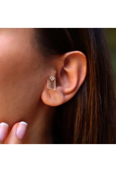 Çağdaş Kuyumculuk Püsküllü Tragus