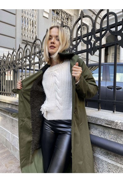 Kadın Yakası Kürklü Panço