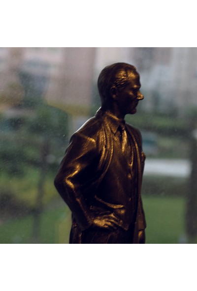 Serenli Mustafa Kemal Atatürk Heykeli Biblo
