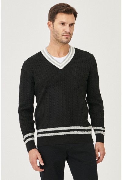 AC&Co / Altınyıldız Classics Standart Fit V Yaka Saç Örgülü Desenli Triko Kazak