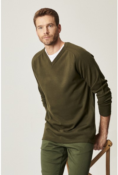 AC&Co / Altınyıldız Classics Standart Fit V Yaka Desenli Triko Kazak