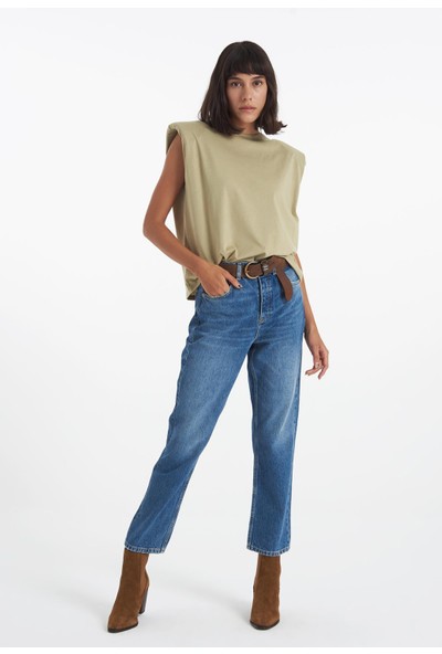 Cross Jeans Eliza Cropped Orta Mavi Yüksek Bel Straight Fit Düğmeli Jean Pantolon C 4518-053 Cross Jeans Eliza Cropped Orta Mavi Yüksek Bel Straight Fit Düğmeli Jean Pantolon C 4518-053