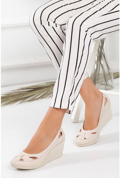 Dilimler Ayakkabı Dolgu Taban Bej Kadın Topuklu Ayakkabı Dilimler Ayakkabı Dolgu Taban Bej Kadın Topuklu Ayakkabı