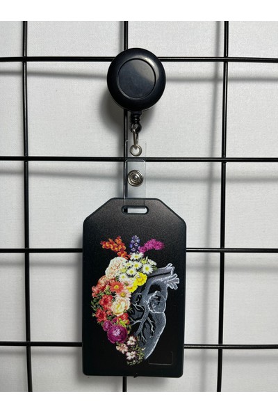 Hediyebum Çiçekli Kalp Siyah Dik Yaka Kart Kılıfı Hediyebum Çiçekli Kalp Siyah Dik Yaka Kart Kılıfı