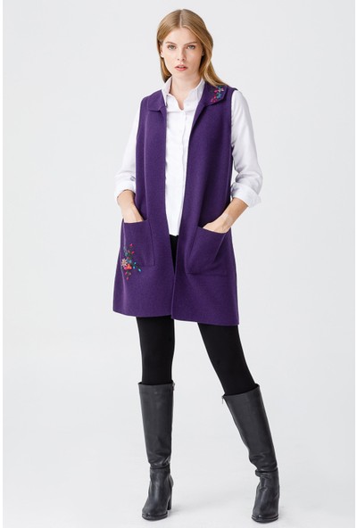 Desen Triko Kadın Polo Yaka Kenarı ve Cebi Çiçek Işlemeli Uzun Yelek Koyu Mor