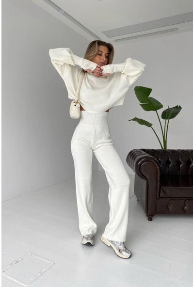 Eka Kadın Ekru Parmak Geçmeli Triko Takım 0990-373737 Eka Kadın Ekru Parmak Geçmeli Triko Takım 0990-373737