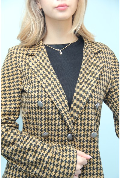 Zeus Kadın Kaz Ayağı Desen 5 Düğmeli Ceket Zeus Kadın Kaz Ayağı Desen 5 Düğmeli Ceket