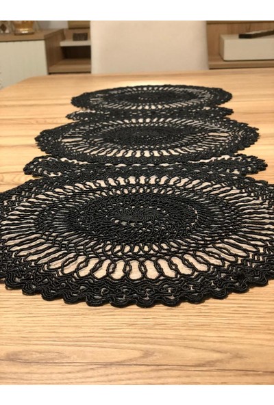 Sosyete Dükkanı Özel Dantel Detaylı Siyah Runner 115 x 35 cm.