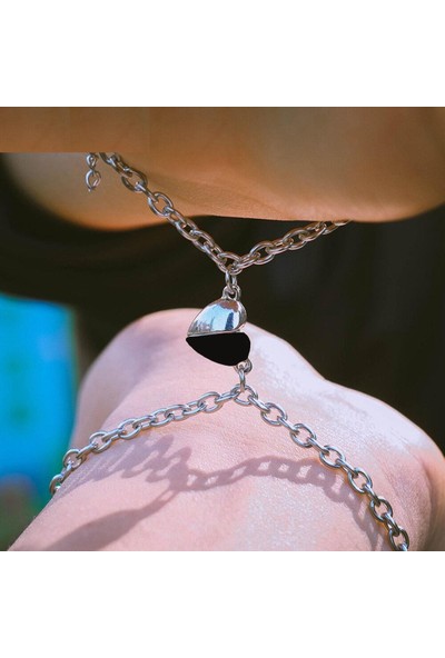 Takı Dükkanı Siyah Beyaz Birleşen Kalpli Sevgili Bilekliği bbb14 Takı Dükkanı Siyah Beyaz Birleşen Kalpli Sevgili Bilekliği bbb14