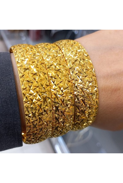 Zarif Gold 22 Ayar Altın Kaplama 15 mm Yıldızlı Bilezik Zarif Gold 22 Ayar Altın Kaplama 15 mm Yıldızlı Bilezik