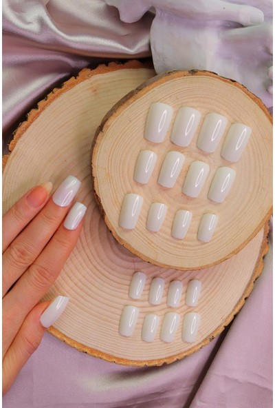 Mujgan 12'li Beyaz Küt Takma Tırnak T23 Mujgan