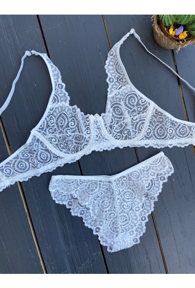 Arensa Kırık Beyaz Dantelli Balenli Bralet Takım