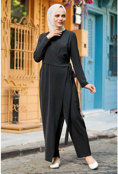 Neva Style - Asimetrik Kesim Siyah Tesettür Tulum 91080S Neva Style - Asimetrik Kesim Siyah Tesettür Tulum 91080S
